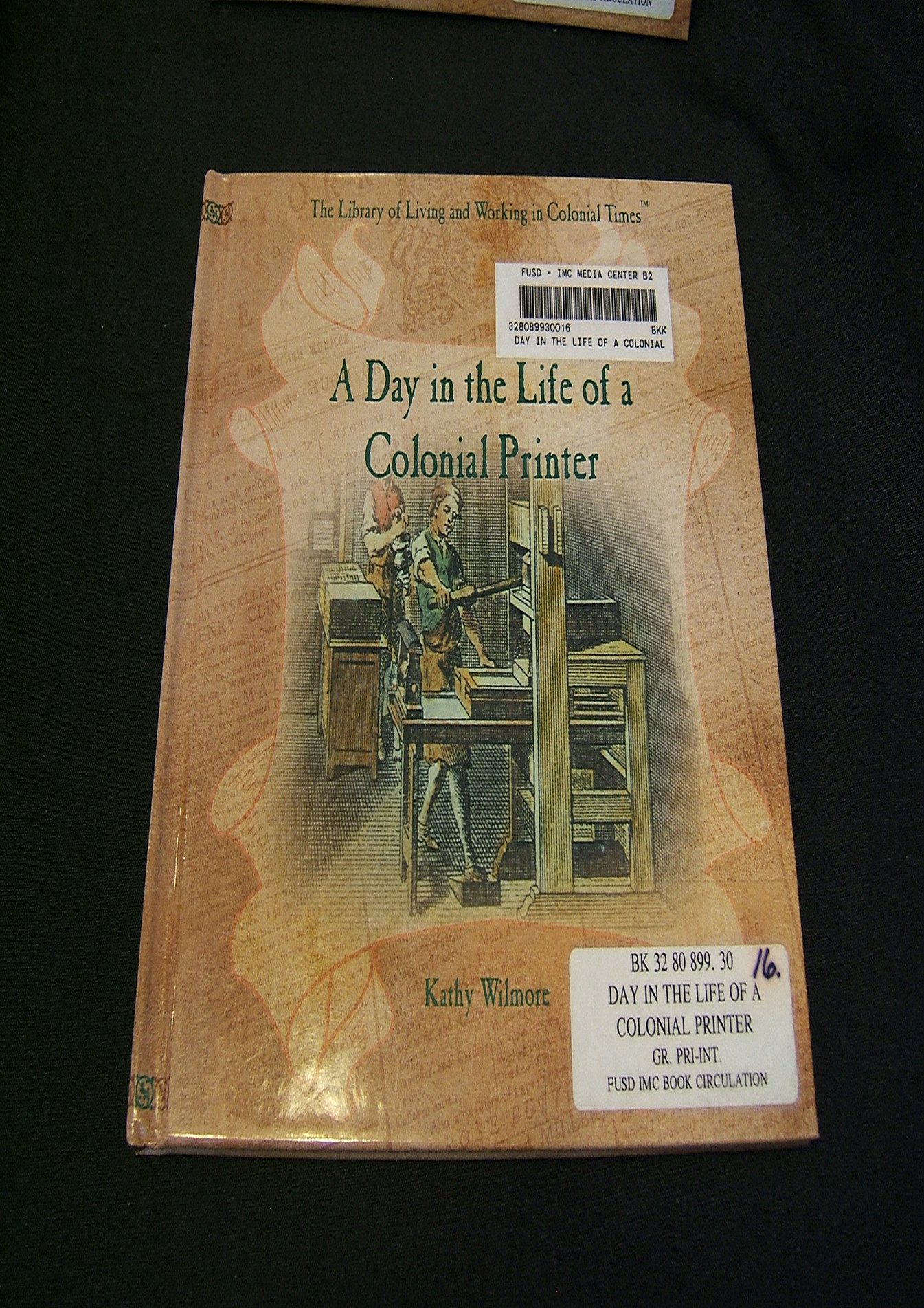 eBOOK - READING A Day in the Life of a Colonial Printer The Library of ...