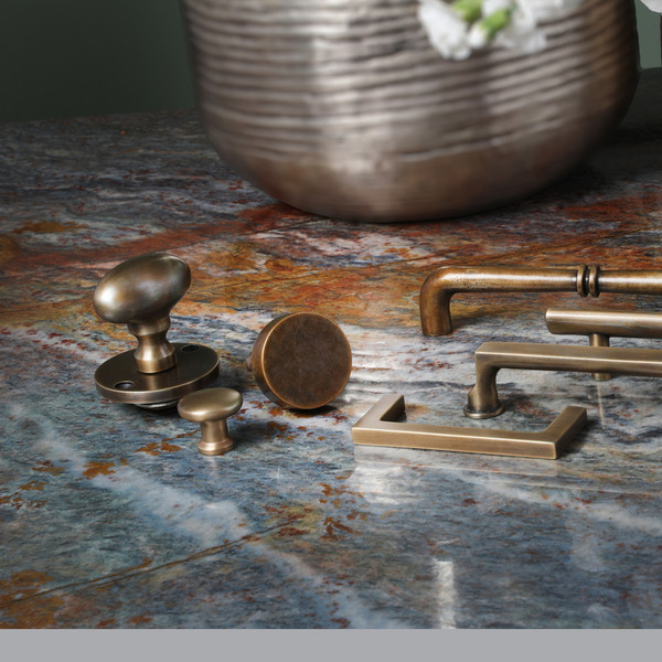 Hardware Renaissance - BRONZE - Lookbook - Page 4-5